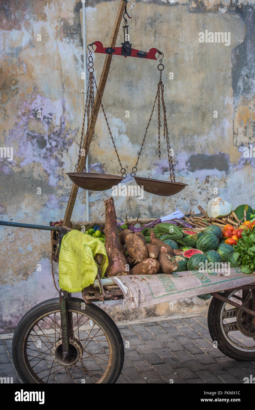 Balance scales street grocery store hi-res stock photography and images ...