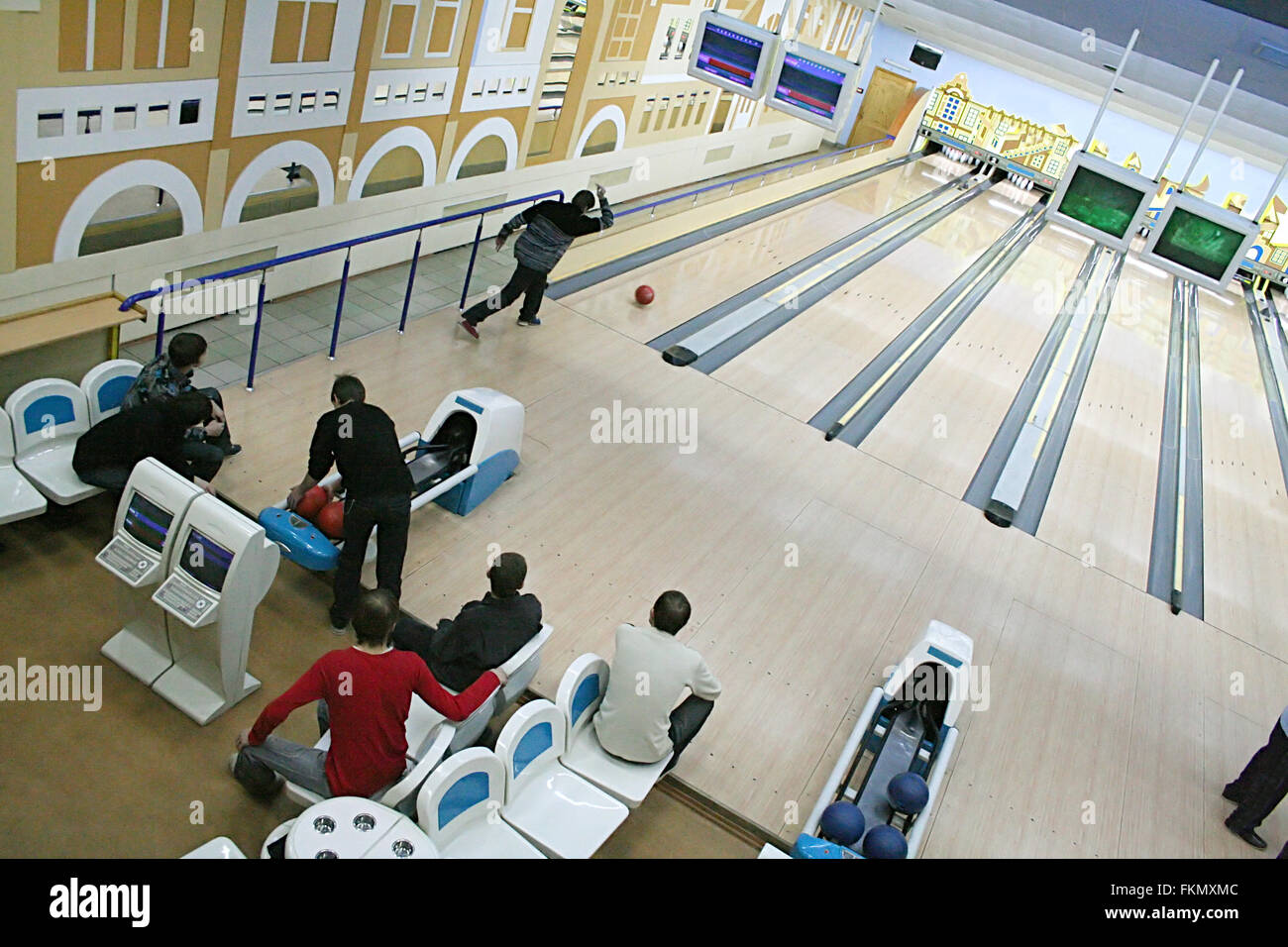Neat throw of a red sphere in bowling Stock Photo - Alamy