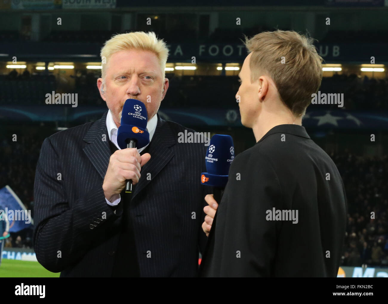 Sports commentator soccer hi-res stock photography and images - Alamy