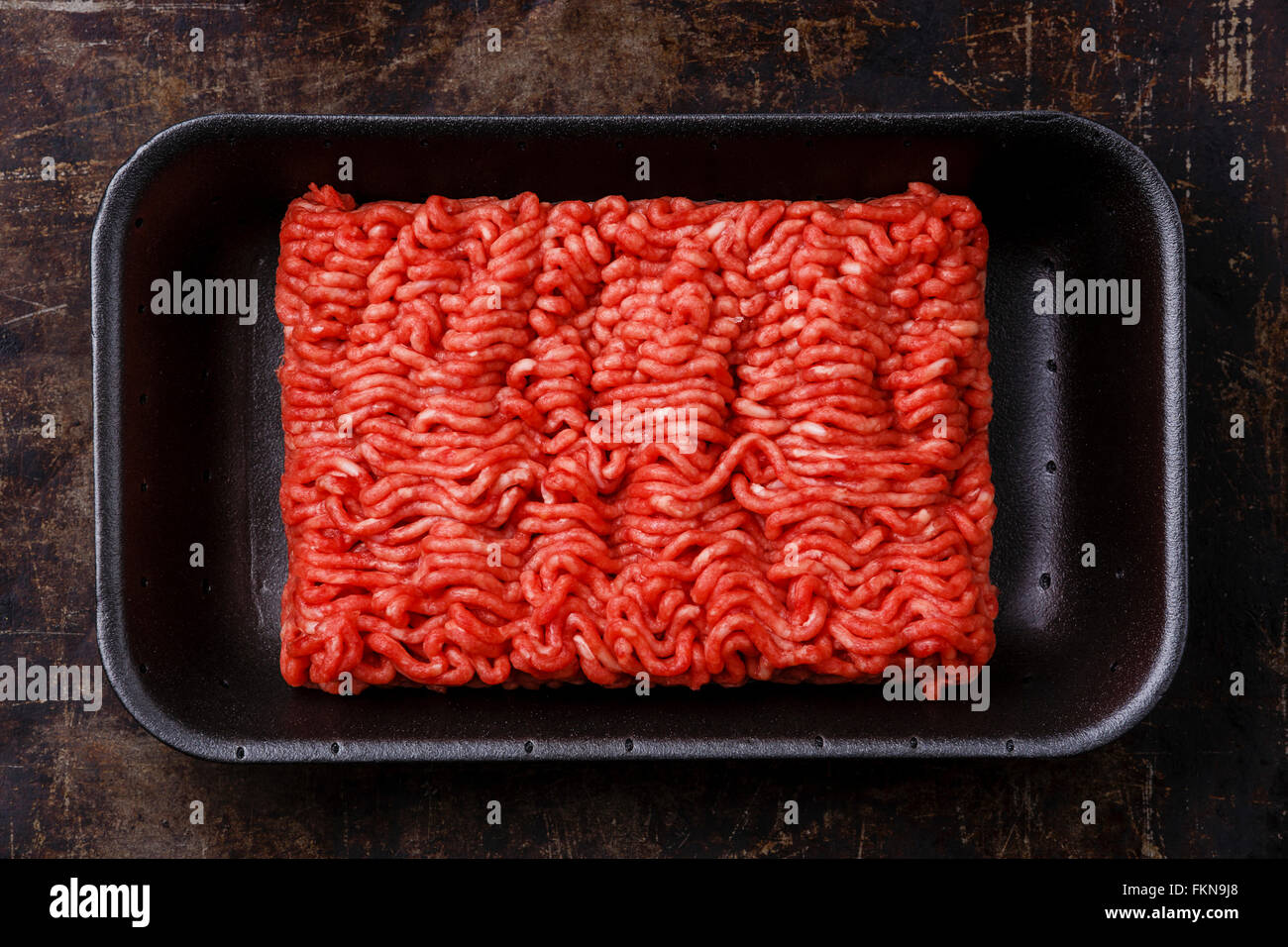 Fresh minced meat in plastic box packaging tray Stock Photo - Alamy