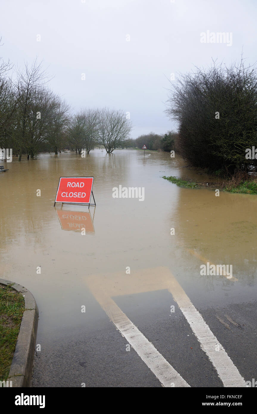 Corby Glen, UK. 9th March, 2016. The River Glen bursts it's banks ...