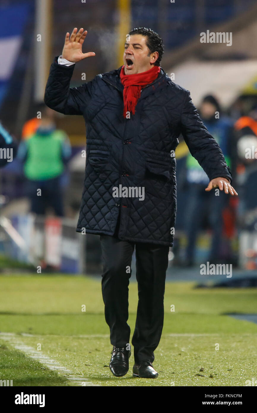 Rui vitoria reacts hi-res stock photography and images - Alamy