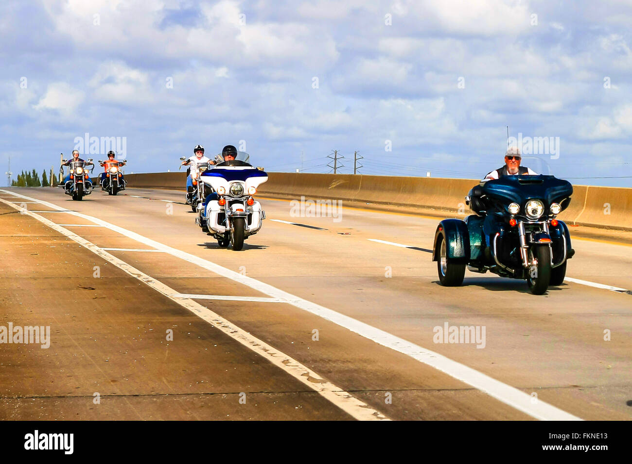 People riding motorcycles hi-res stock photography and images - Alamy