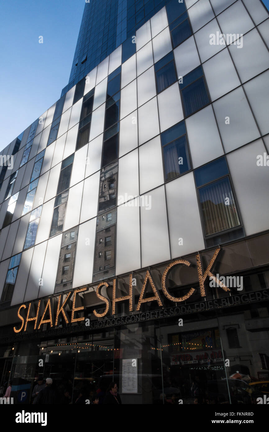 Shake Shack, Times Square, NYC Stock Photo - Alamy