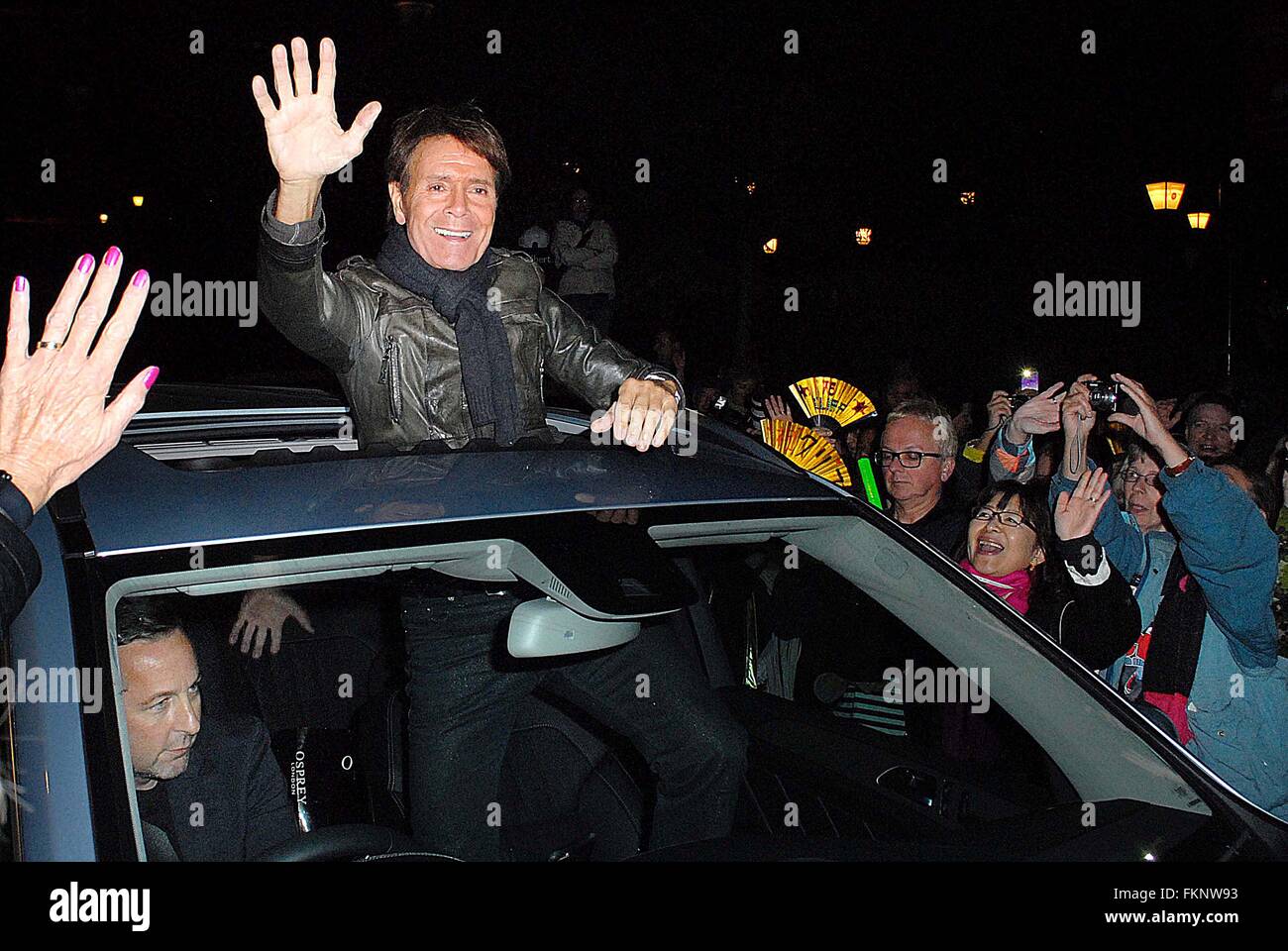 Cliff Richard returns to the Hall as part of his 75th Birthday Tour ...