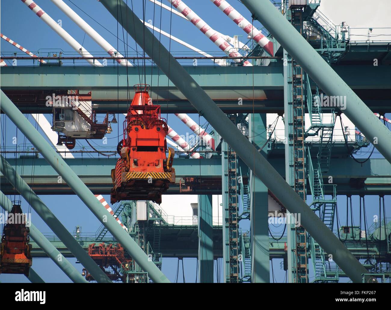 A large container loading facility with gantry cranes Stock Photo - Alamy