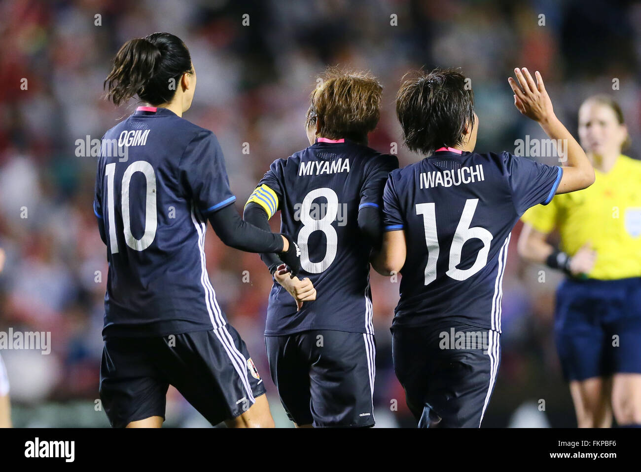 Kincho Stadium, Osaka, Japan. 9th Mar, 2016. (L-R) Yuki Ogimi, Aya ...