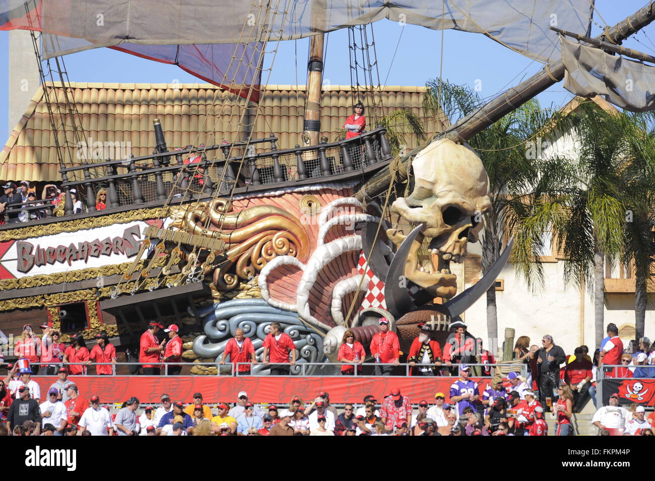 Raymond james stadium pirate ship hi-res stock photography and images ...
