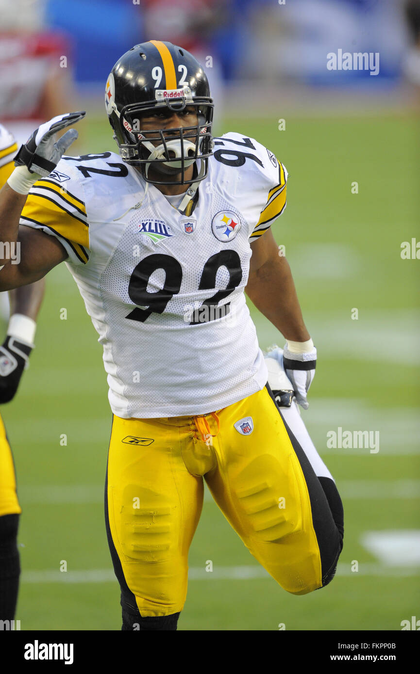 Pittsburgh steelers linebacker james harrison hi-res stock photography ...