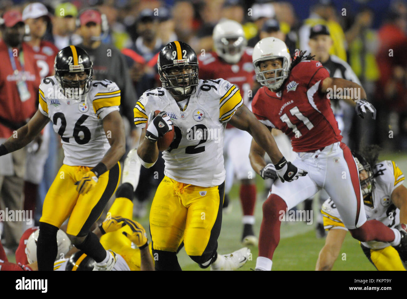 Pittsburgh steelers linebacker james harrison hi-res stock photography ...