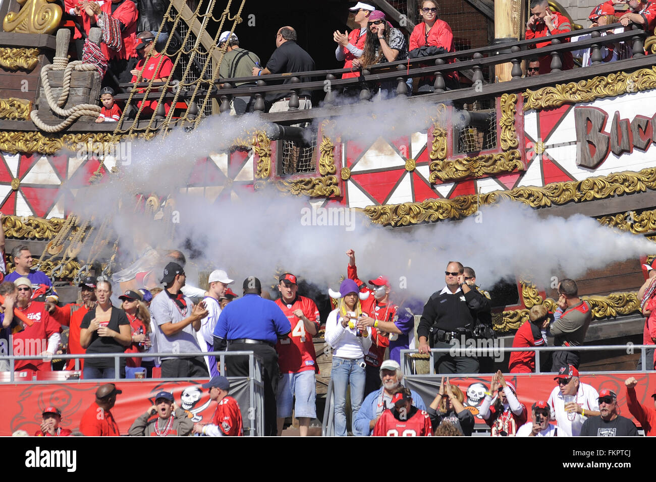 Raymond james stadium pirate ship hi-res stock photography and images ...