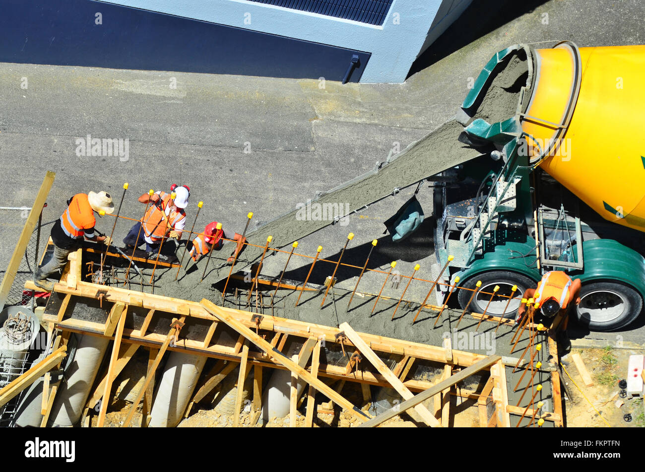 Pouring Concrete Wall High Resolution Stock Photography and Images - Alamy