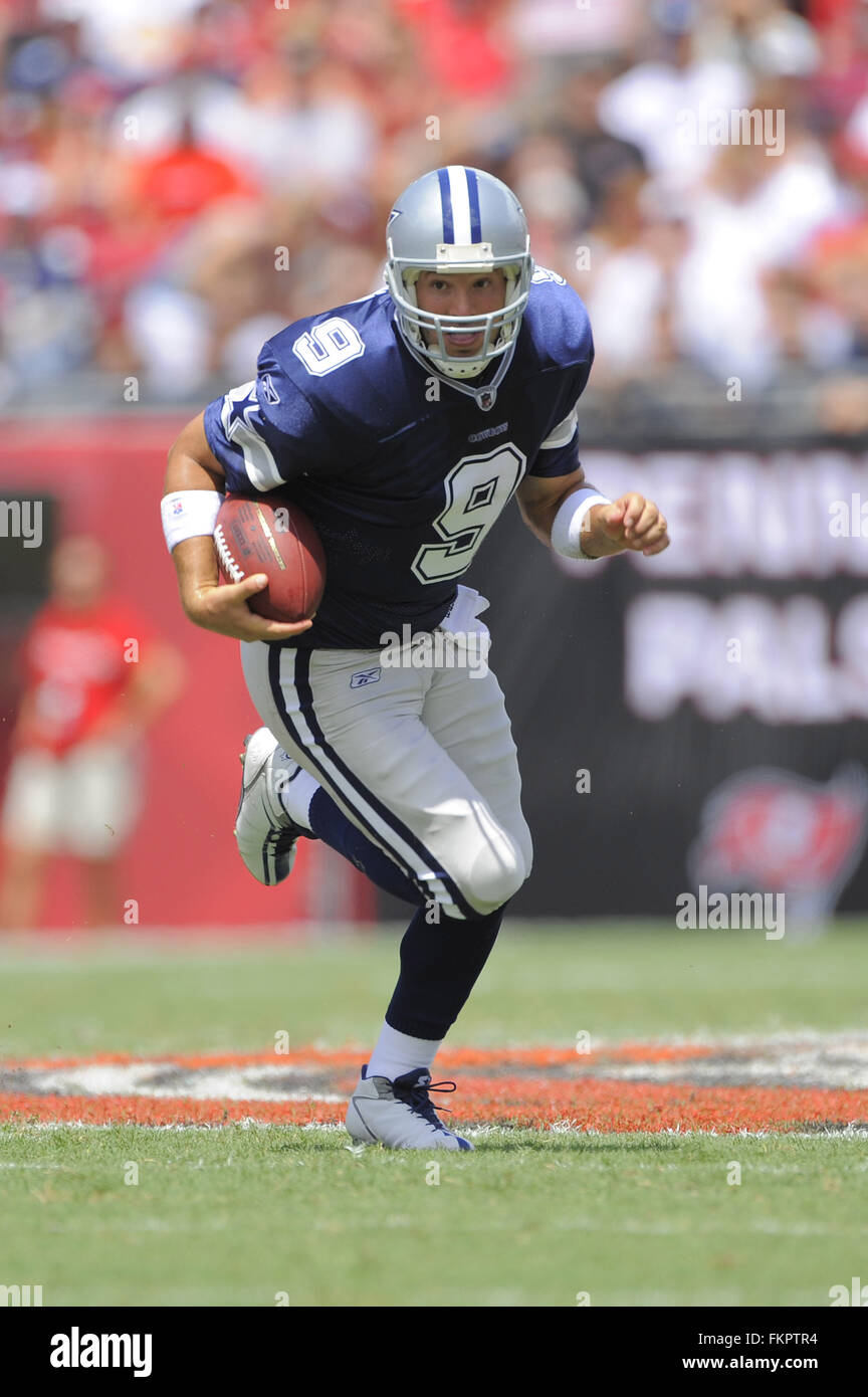 September 13, 2009 - Dallas Cowboys quarterback Tony Romo (9) in action ...