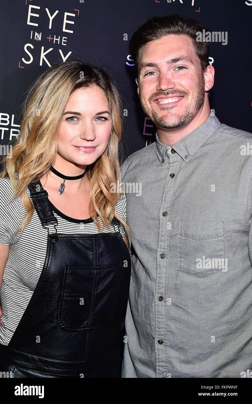Vanessa ray and landon beard hi-res stock photography and images - Alamy