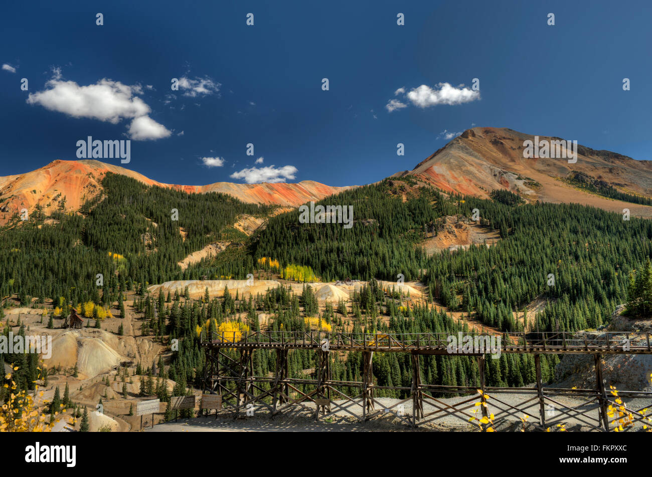 Red mountain pass hi-res stock photography and images - Alamy