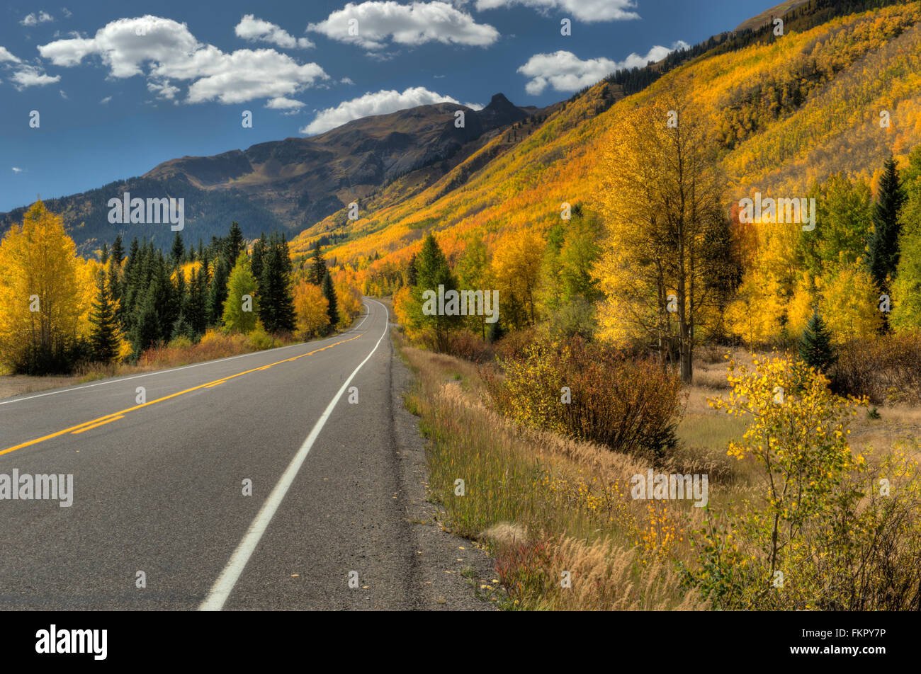 Red mountain pass hi-res stock photography and images - Alamy