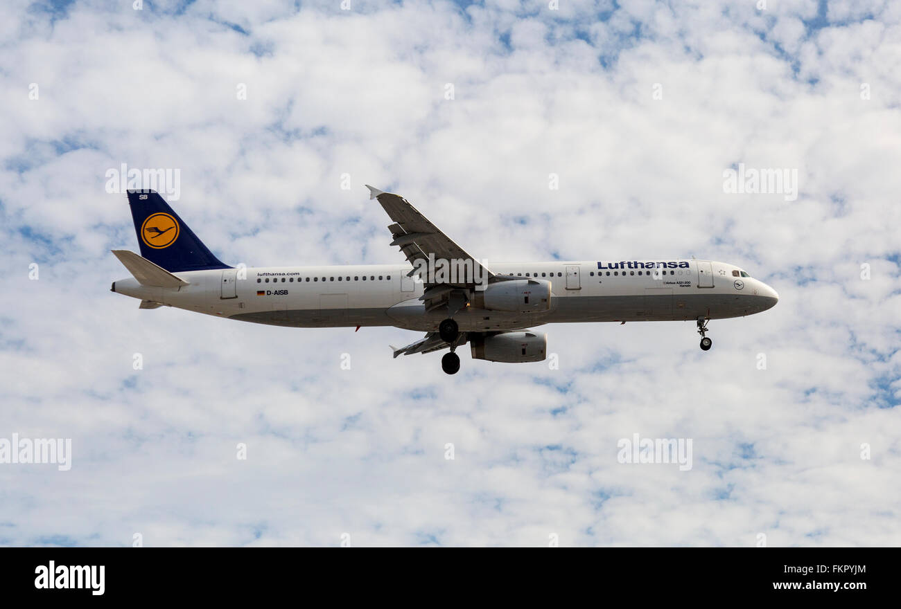 Lufthansa Germany Aeroplane landing at London Heathrow airport Stock ...