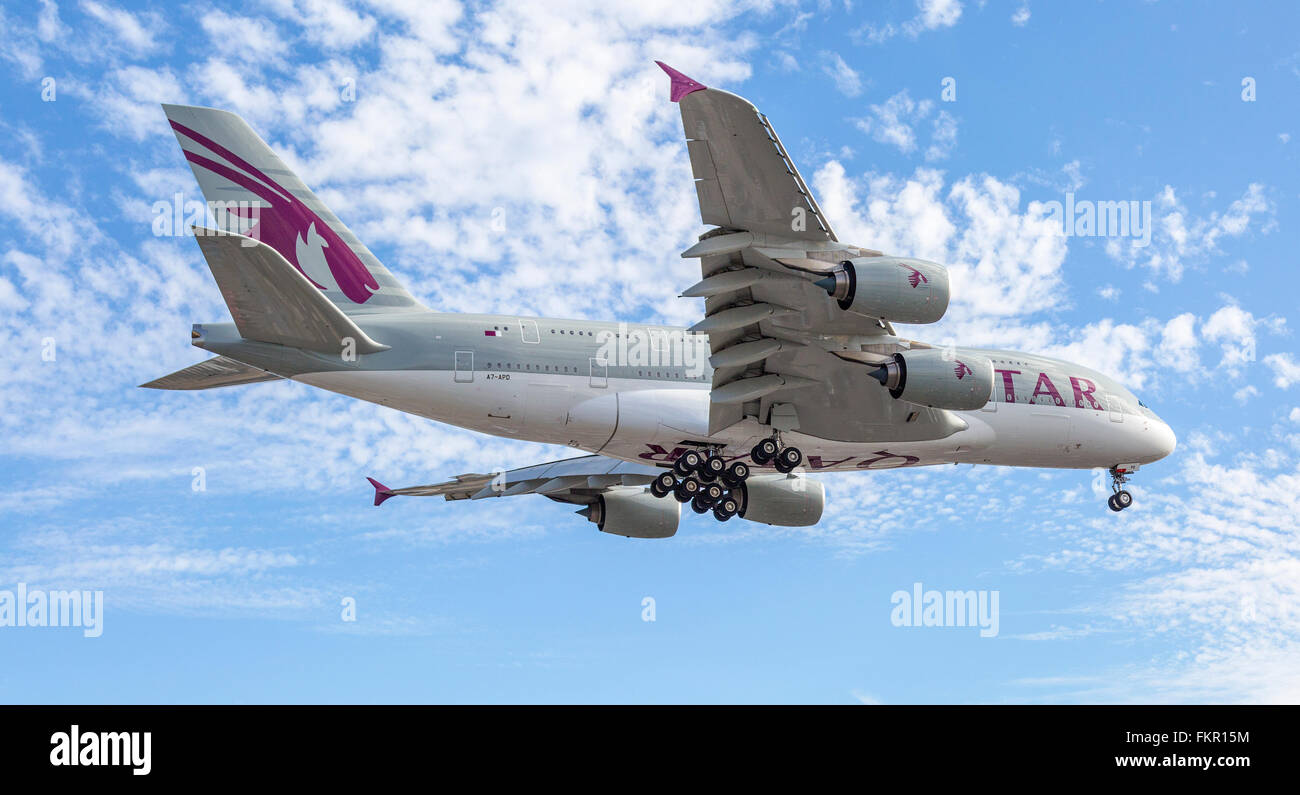 Qatar airlines Aeroplane landing at London Heathrow airport Stock Photo ...