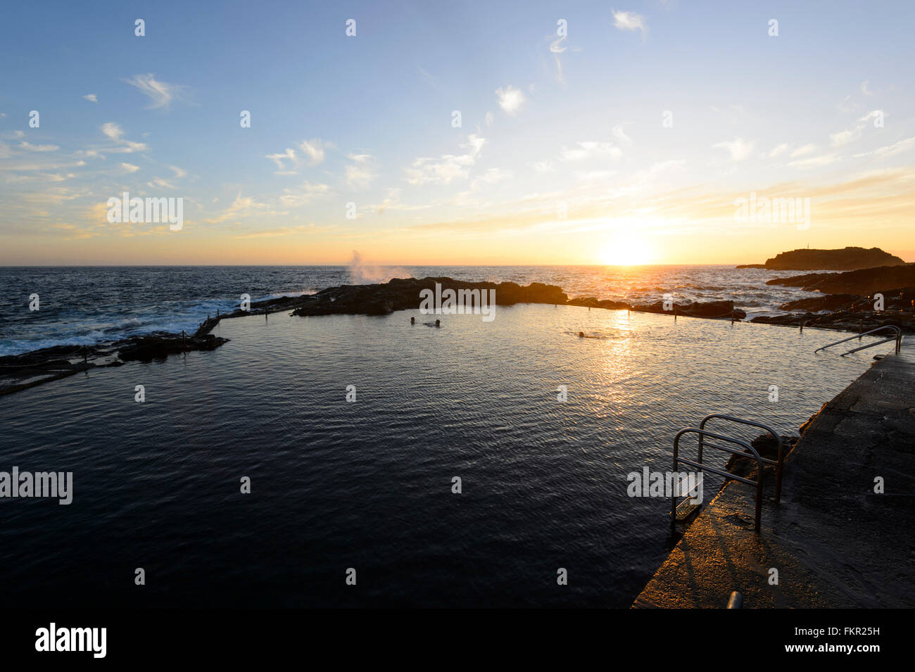 Kiama rock pool hi-res stock photography and images - Alamy