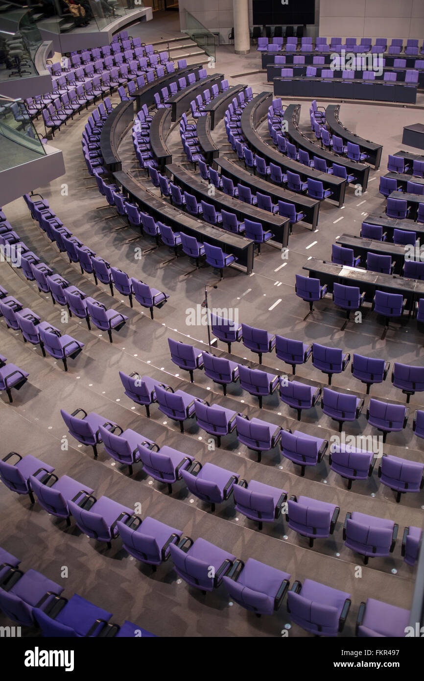 Empty school hall hi-res stock photography and images - Alamy