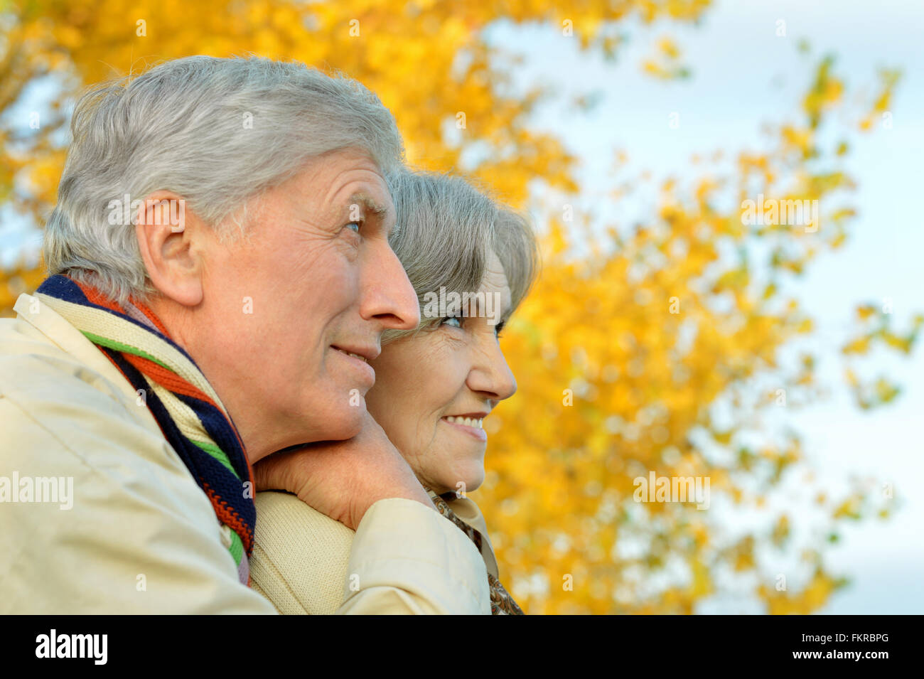 couple in autumn park Stock Photo - Alamy