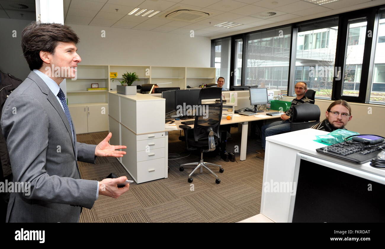 Schapiro hi-res stock photography and images - Alamy