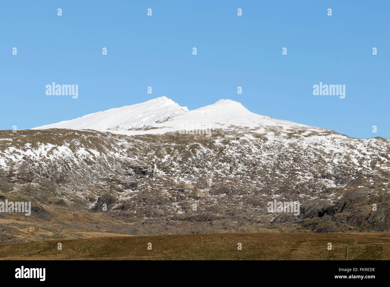 Yr Wyddfa or Snowdon mountain with Bwlch Main to the right Stock Photo ...