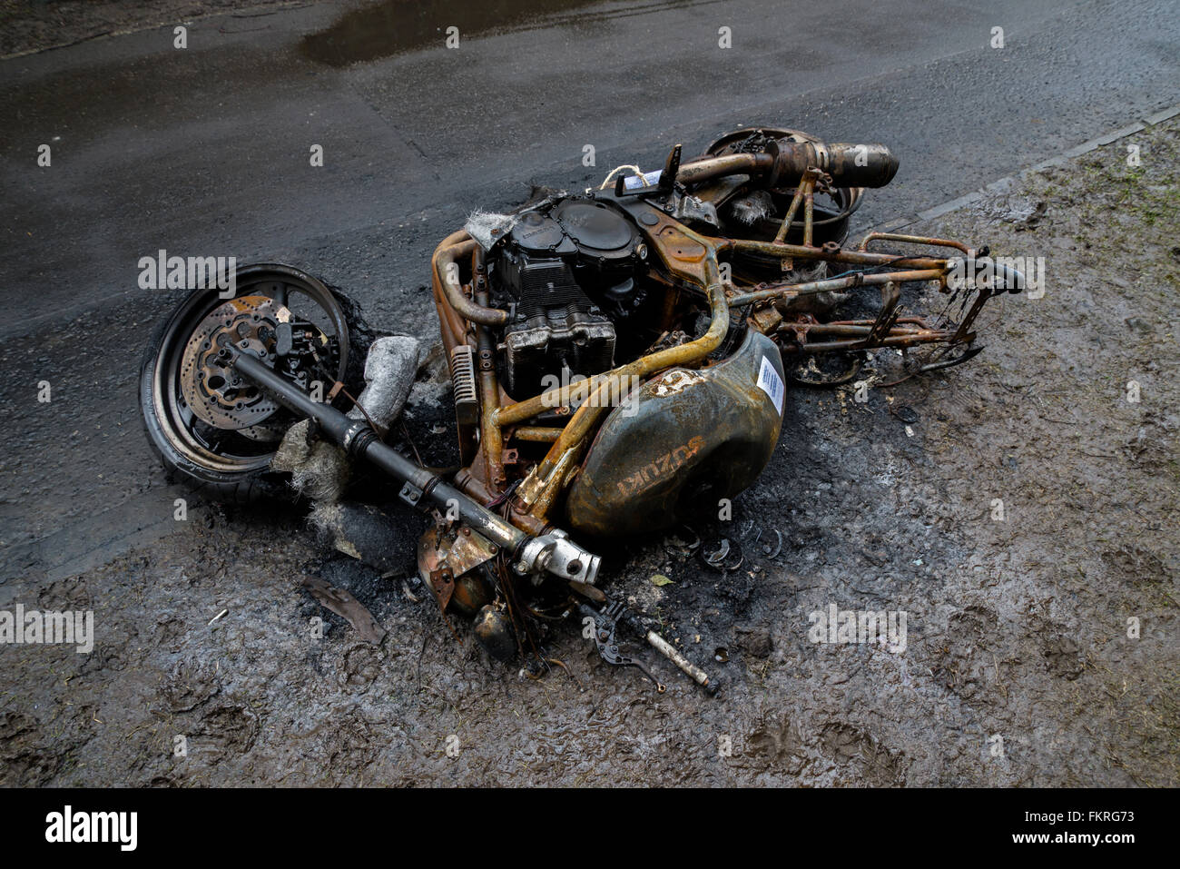 Abandoned motorcycle hi-res stock photography and images - Alamy