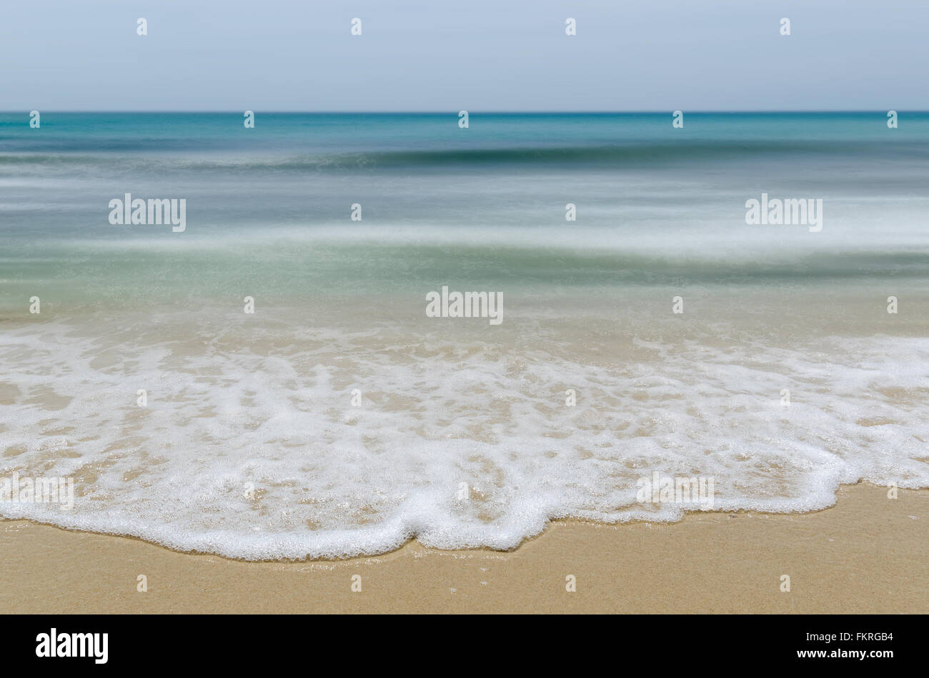 Smooth waves hi-res stock photography and images - Alamy