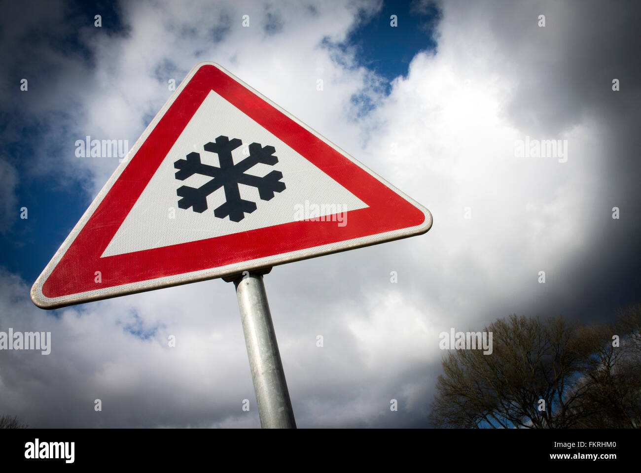 Slippery surface warning sign on hi-res stock photography and images ...