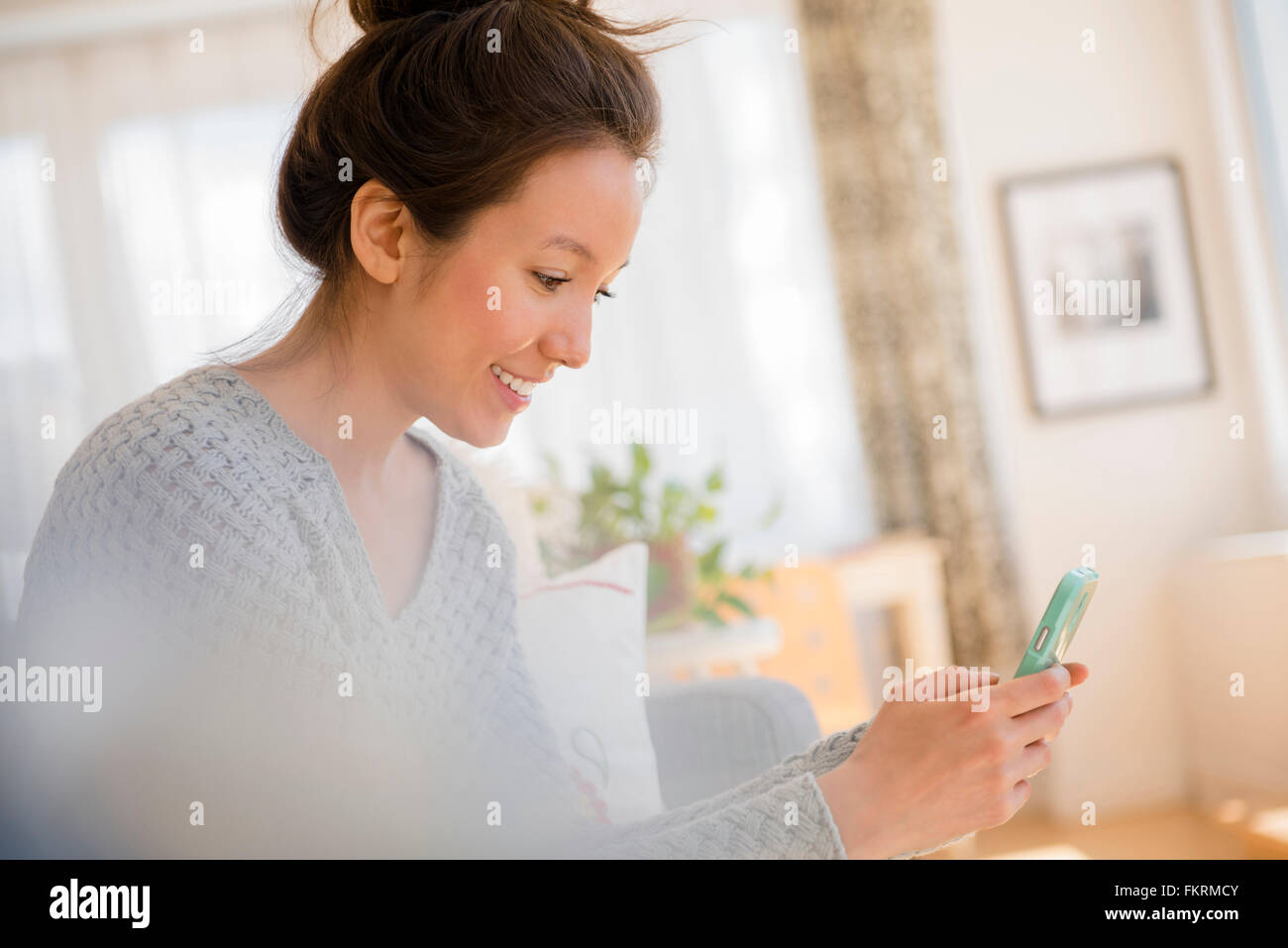 Person using their phone hi-res stock photography and images - Alamy