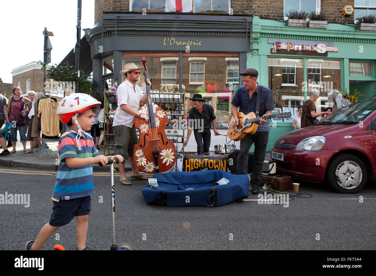 Shoreditch,London: street musicians at Columbia Road flower market ...