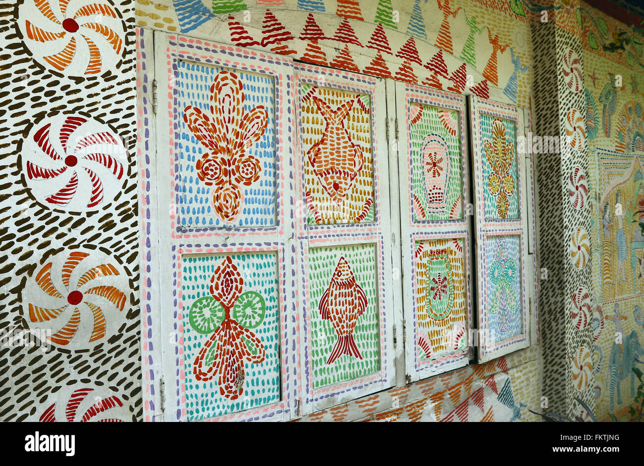 Dhaka 2016. Bangladeshi traditional wall art in Dhaka Stock Photo - Alamy