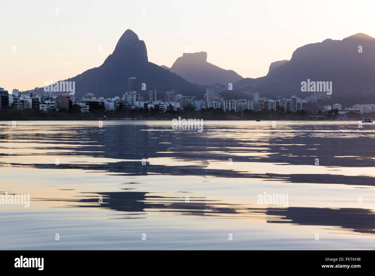 Rio de janeiro lagoon hi-res stock photography and images - Alamy