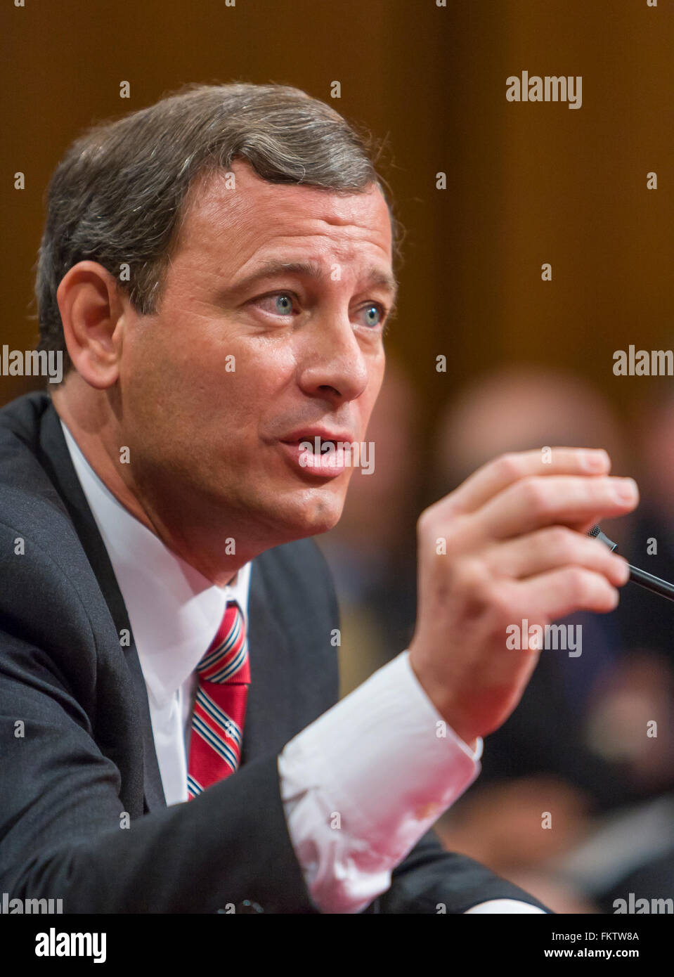 Chief justice john g roberts jr hi-res stock photography and images - Alamy