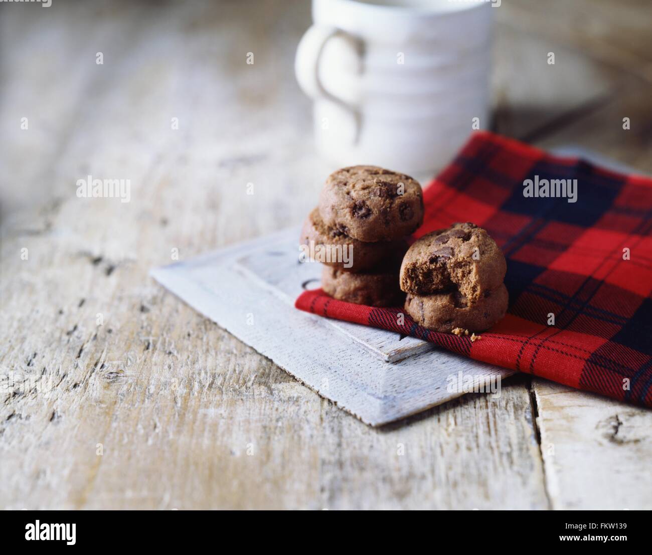 Luxury chocolate chip cookies on tartan tea towel Stock Photo - Alamy