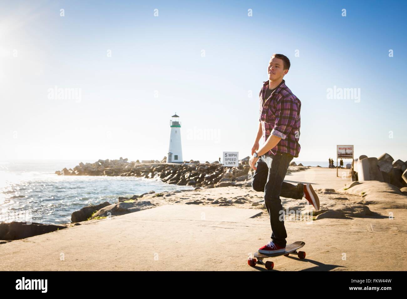 Man on edge hi-res stock photography and images - Alamy