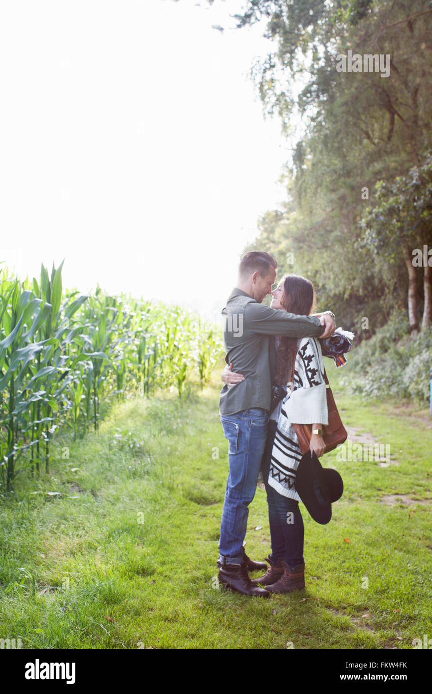Couple in corn field hi-res stock photography and images - Alamy