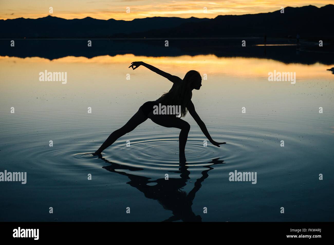 Dancer at sunset hi-res stock photography and images - Alamy