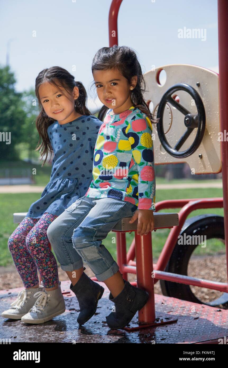 Girls climbing frame hi-res stock photography and images - Alamy