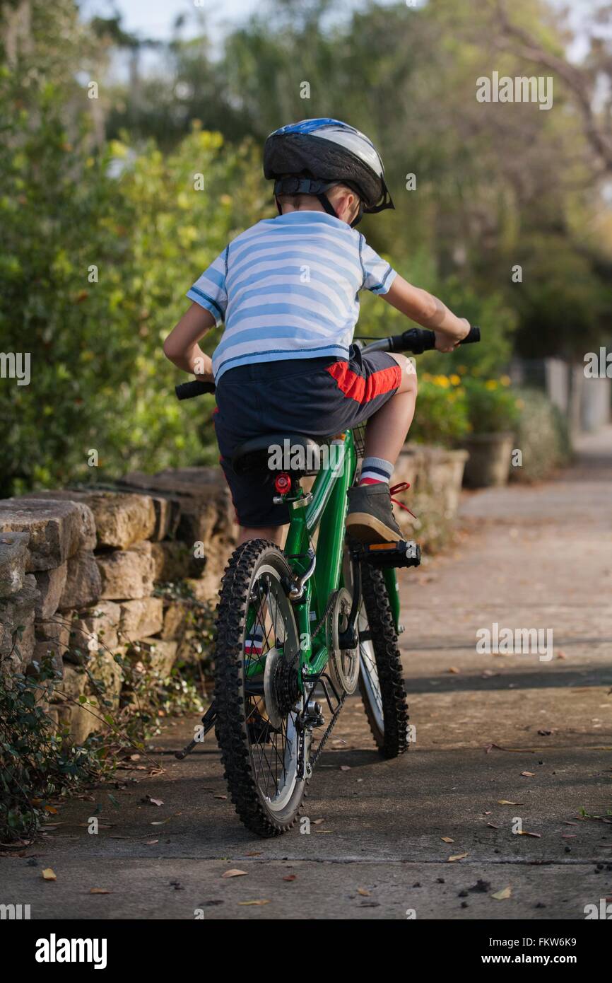 Side view of bicycle hi-res stock photography and images - Alamy