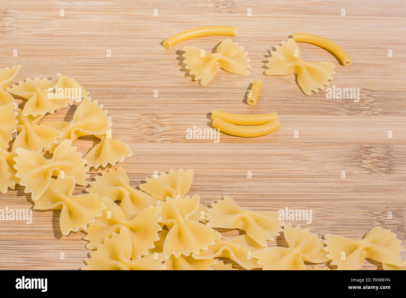 Smiley family hi-res stock photography and images - Alamy