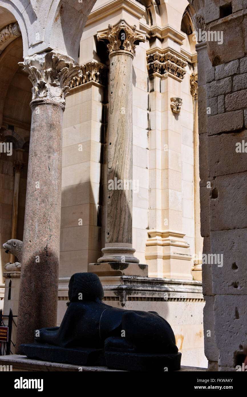 Split,Medieval Architecture,Squares,Alleyways,Diocletian's Roman Palace ...