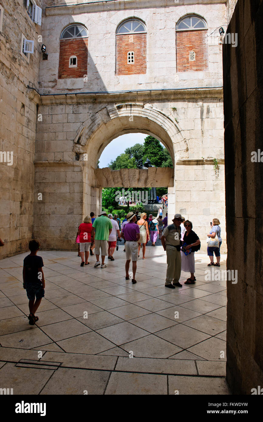 Split,Medieval Architecture,Squares,Alleyways,Diocletian's Roman Palace ...