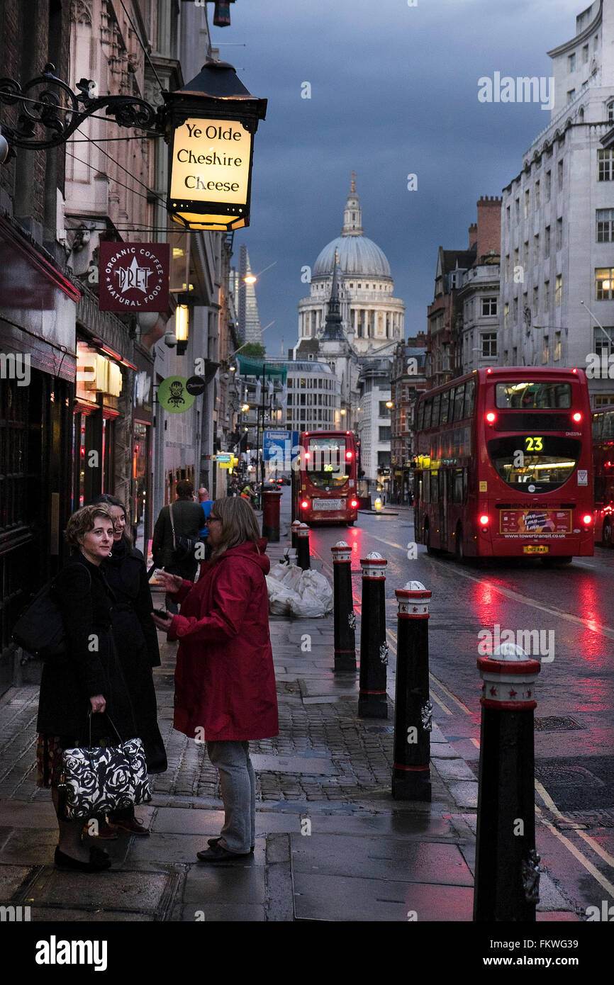 Fleet street st pauls hi-res stock photography and images - Alamy