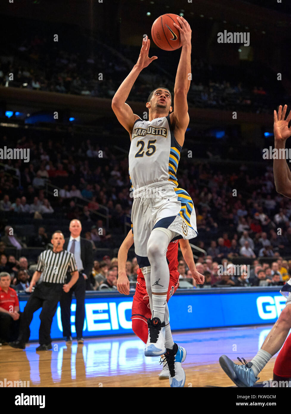 St john's university new york hi-res stock photography and images - Alamy