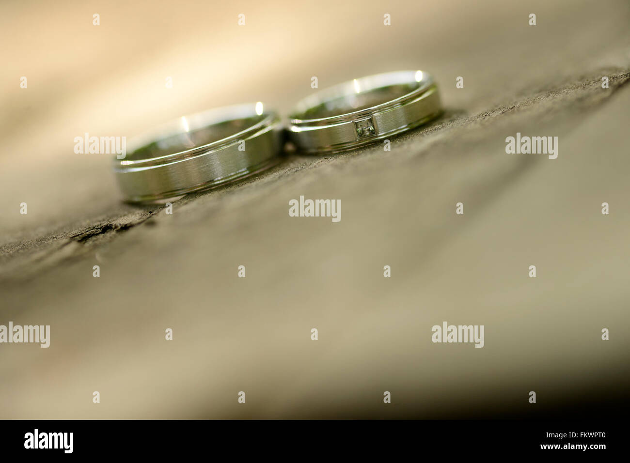 Gold wedding rings hi-res stock photography and images - Alamy