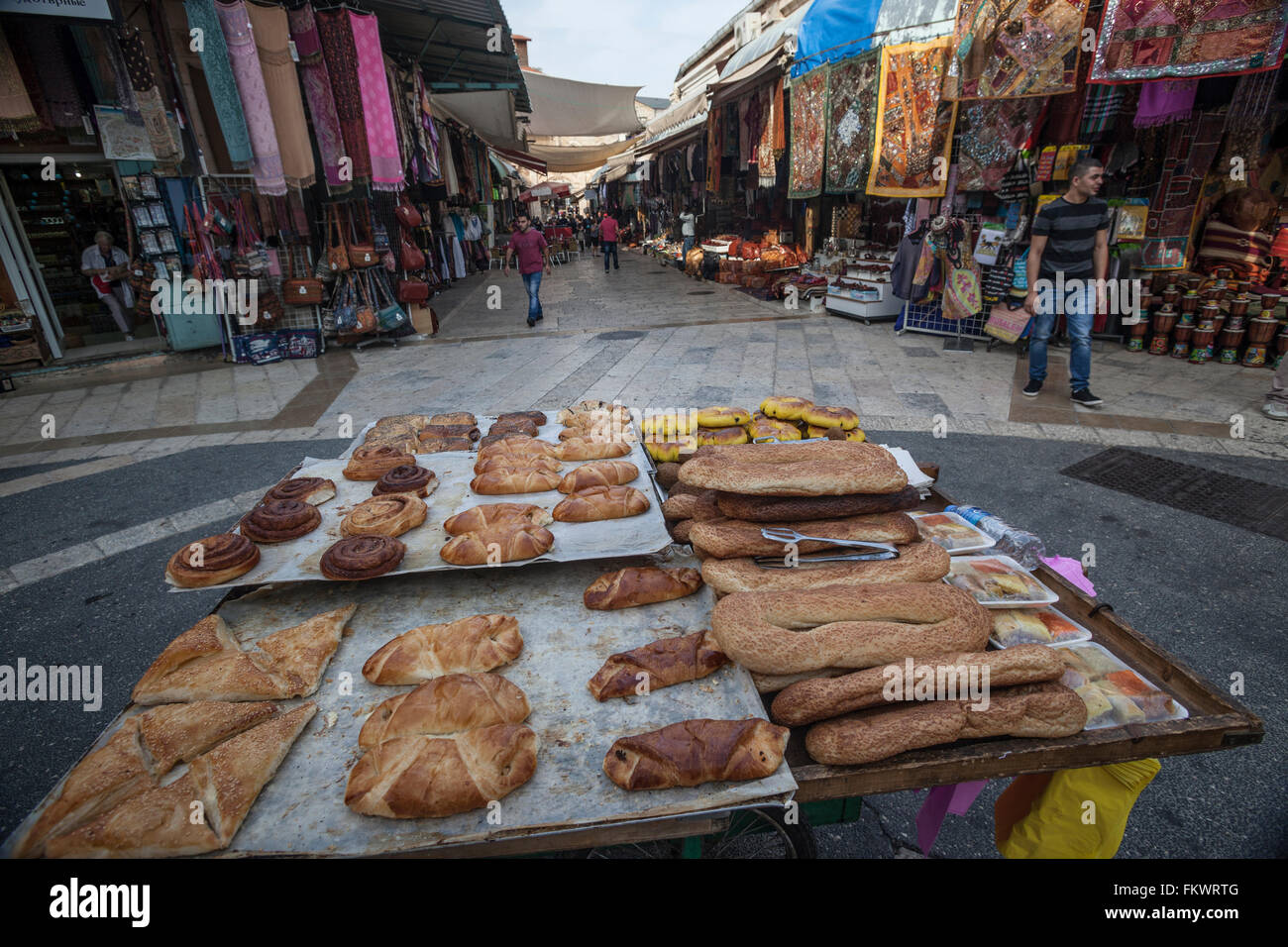 Cloth stall old market hi-res stock photography and images - Alamy