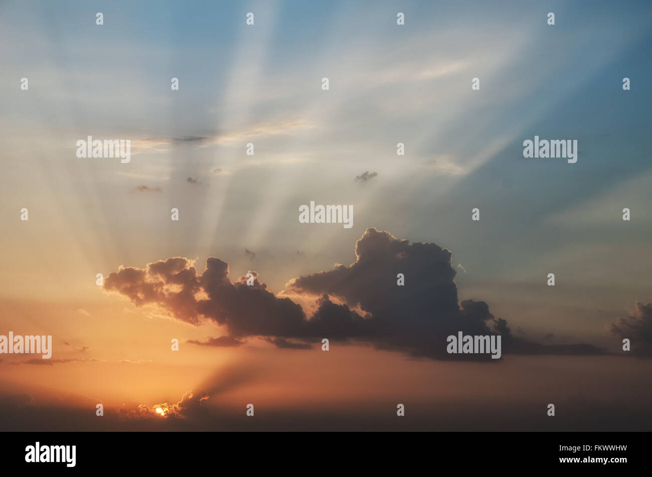 God rays hi-res stock photography and images - Alamy