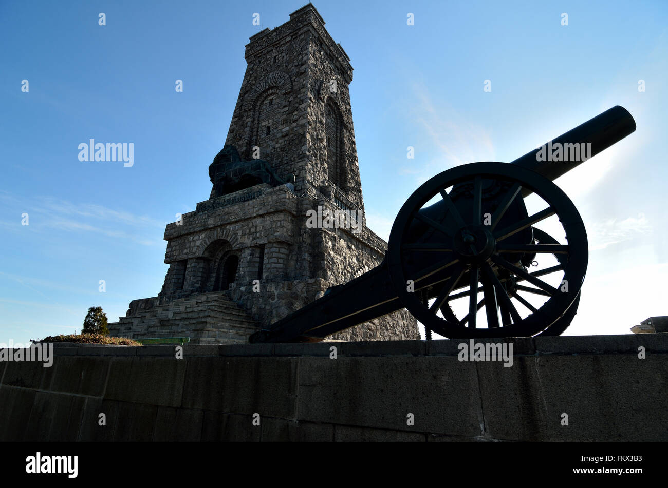 Shipka monument and cannon Stock Photo - Alamy
